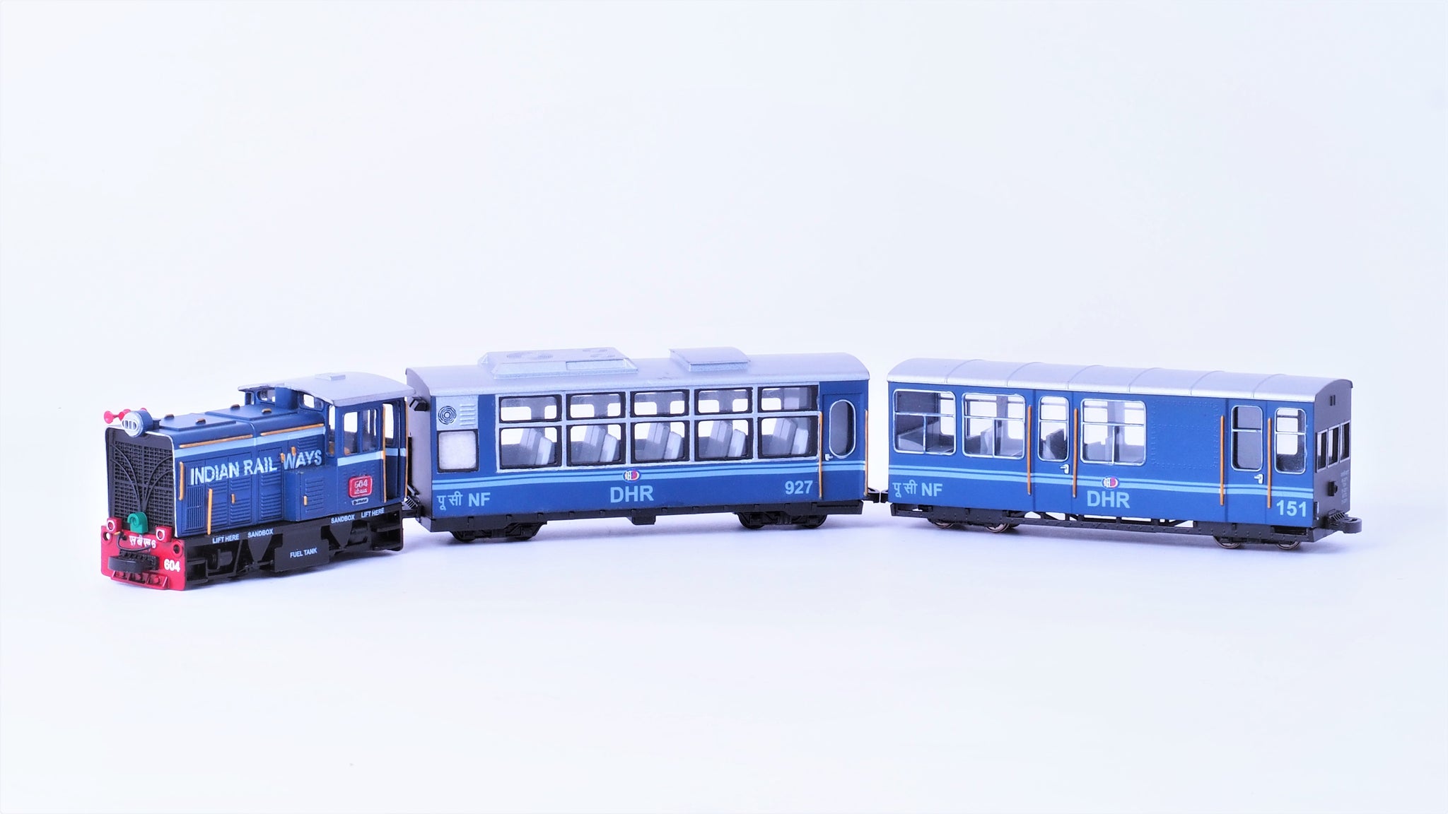 DHR DISPLAY Trainset, Air Conditioned – Precision Model Works