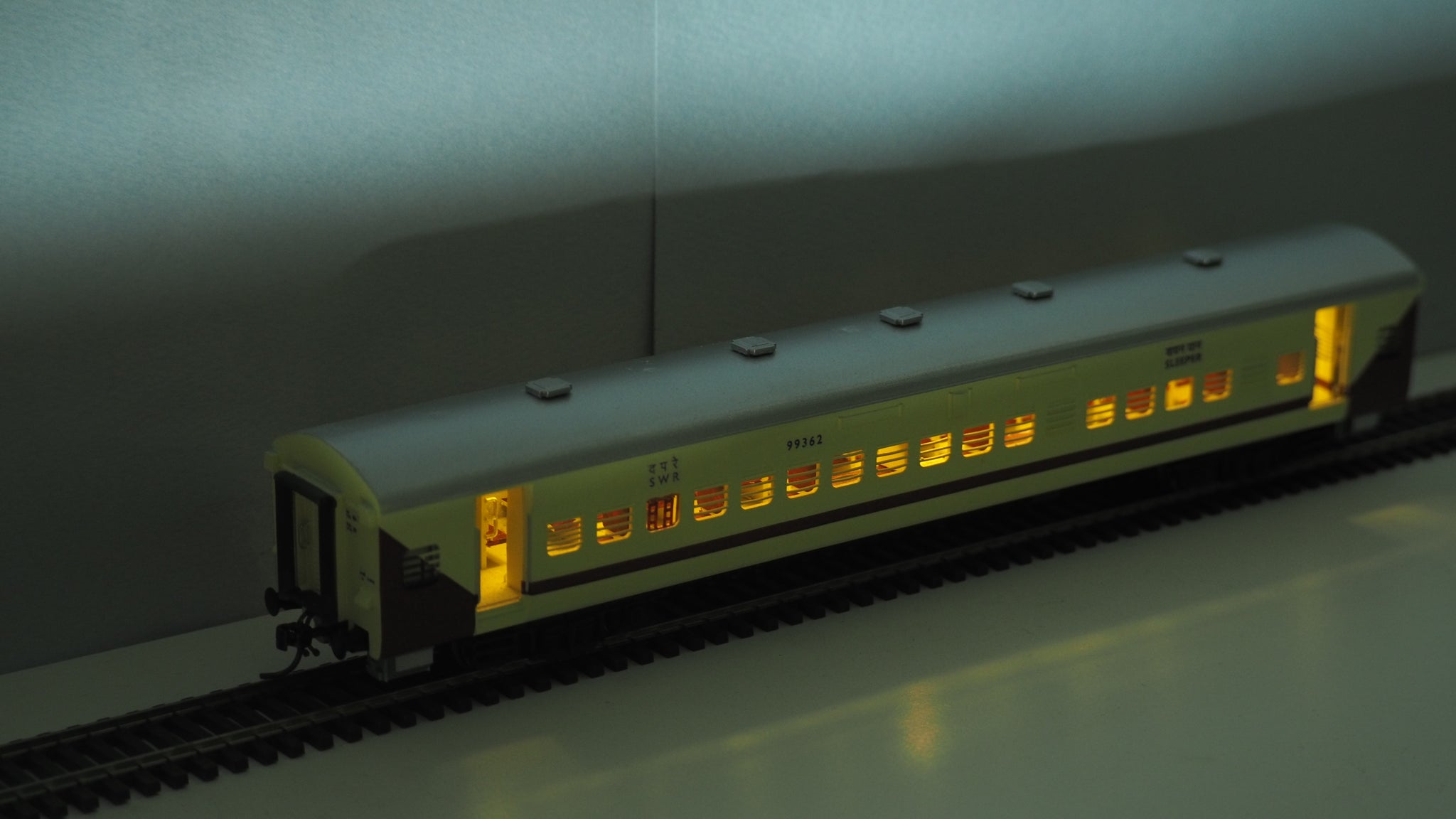 PRE-ORDER: ICF Sleeper HO Scale - Blue Livery (1990s-Current), Premium ...