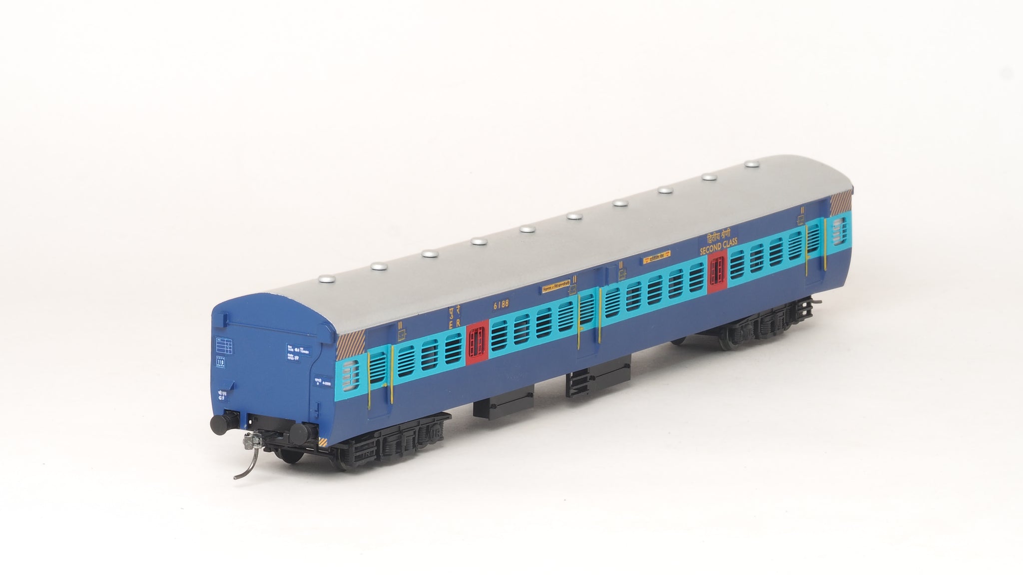 PRE-ORDER: Train Pack: Electric Passenger Train (Without Tracks and Co ...
